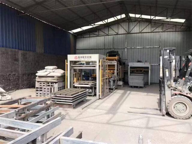 QT6 Automatic Concrete Block Production Line And Paver Making Machine ...